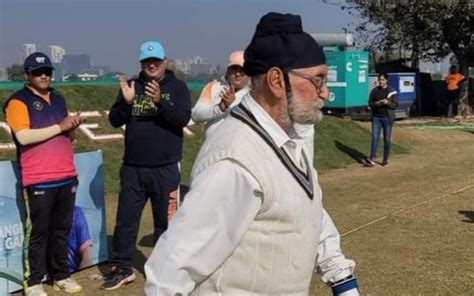 Coach Gurcharan Singh Walks Out To Bat Aged 87 Picture Goes Viral