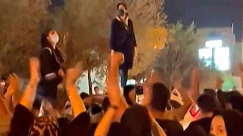 Iranians Take To Streets For 12th Night Of Women Led Protests Buenos