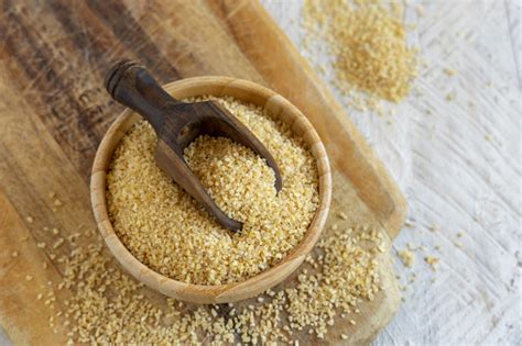 원시 건조 Bulgur 밀 곡물 나무 그릇에 국자 클로즈업 복사 공간 0명에 대한 스톡 사진 및 기타 이미지 0명 건강한 생활방식 건강한 식생활 Istock
