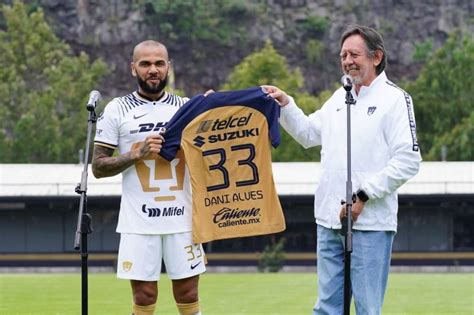 Tatuagem De Daniel Alves Foi Determinante Para Prisão De Jogador