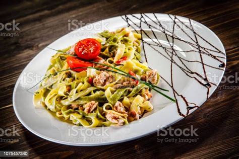 파스타 참치 Pesto 소스와 야채 0명에 대한 스톡 사진 및 기타 이미지 0명 건강한 생활방식 건강한 식생활 Istock