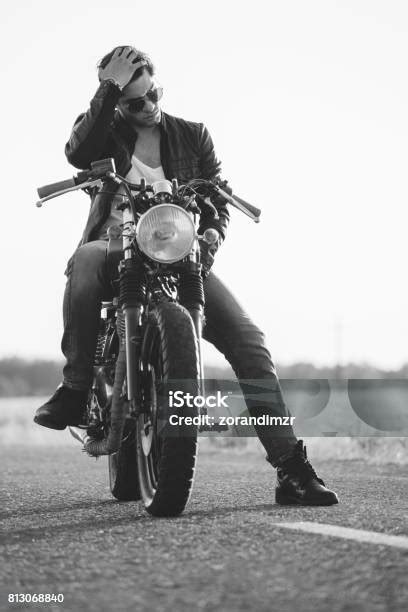 Pria Sepeda Motor Foto Stok Unduh Gambar Sekarang Aktivitas Akhir