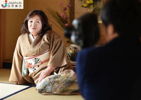 61歲日本大媽成功圓夢 打入av界 Line購物
