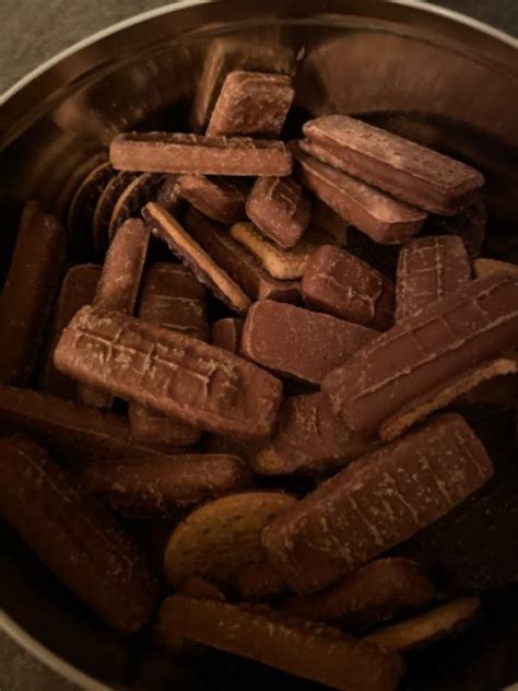 1kg Fully Coated Chocolate Biscuit Bars Mis Shapes And Broken And Low