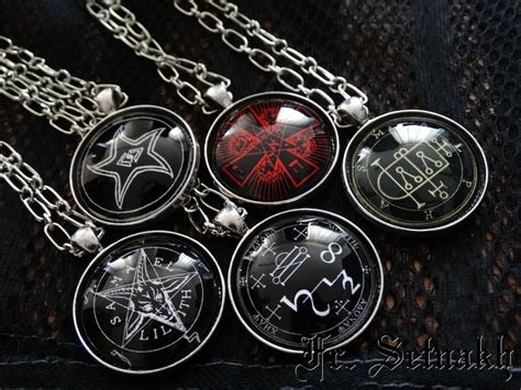 12 Colgante De Sello De Demonio Sitri Collar De Sigilo Etsy