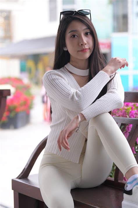 Beautiful Girl In White Yoga Pants Street Snap Others Xchina Page