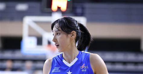 ‘우리은행이라 쓰고 김단비라 읽는다 13점 차 열세 뒤집고 역전승