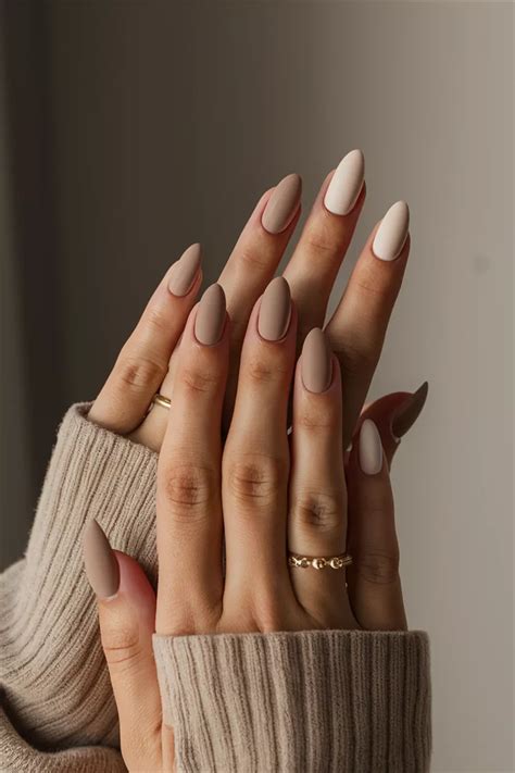 Chic Simple Nail Ideas With Neutral Plain Colors For Effortless Elegance Nägel Inspiration