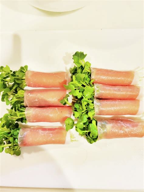 生ハムのかいわれ大根とチーズ巻き By ｴﾈﾙ 【クックパッド】 簡単おいしいみんなのレシピが395万品