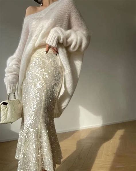 С чем носить юбку с пайетками в 2023 2024 году фото Skirts Black