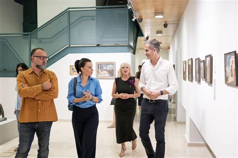 Στη σκια της πινακοθηκης του δημου αθηναιων Νίκη Αραμπατζή