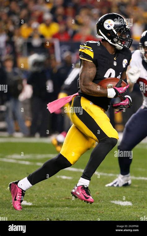 Pittsburgh Steelers Running Back Leveon Bell 26 Carries The Ball