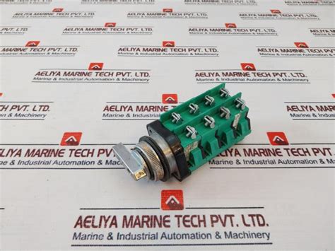 Hpc 1 Ot2m Contact Block Selector Switch Aeliya Marine