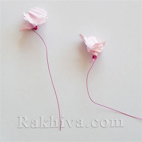 Как се прави пролетна украса с приказните цъфнали цветя от хартия