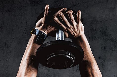 이제 짐 트래커가 대세 근력운동 추적 웨어러블 디바이스