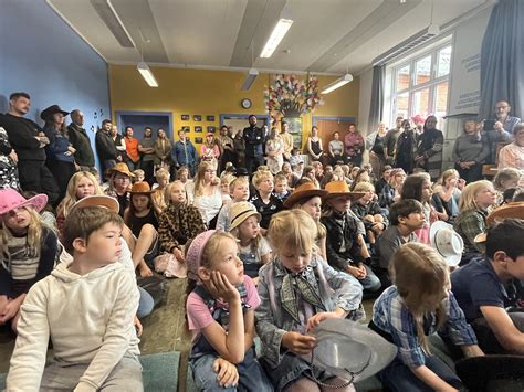 Hellested Friskole Og Hellested Friskole Og Børnehus