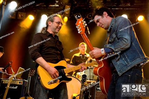 guitarists charly zimmermann and saemi gallati performing live during