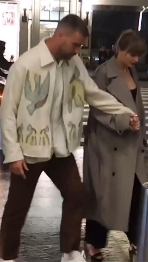 Taylor Swift And Travis Kelce Hold Hands Leaving Chiefs Vs Chargers