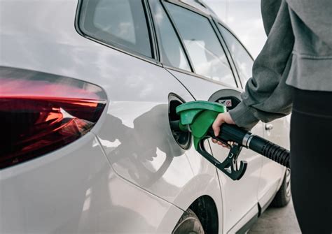 Gasolina pesando no bolso Como economizar combustível no carro