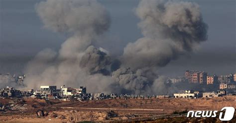 이스라엘군 안전지대 가자 남부에 초대형 폭탄 수백발 투하 Nyt