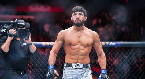 Ufc Commentator Suggests Arman Tsarukyan Is Being Treated Unfairly By