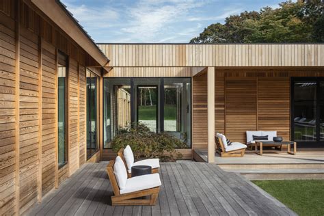 Oza Sabbeth Architects Creates Montauk House With Cedar Cladding