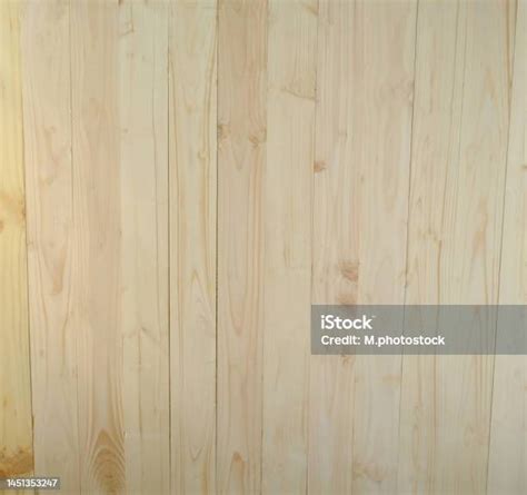 갈색 나무 판자 벽 질감 배경 또는 나무 보드 질감 소나무 테이블의 어두운 오크 색상입니다 곡물이 있는 빈 벽 패턴 플레이트 자연 추상 오래 된 바닥 시트 질감 근접 촬영