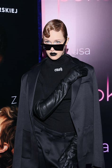 Helena Englert Na Premierze Filmu Pokusa Niedawno Dziewczynka Z
