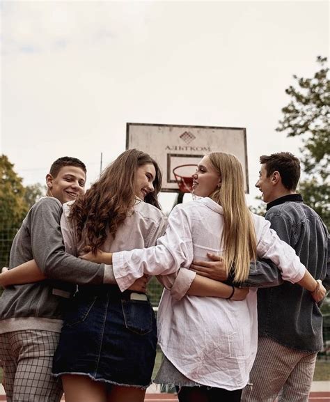 Пин от пользователя Darya на доске фотки Портретные позы выпускников Фото выпускного вечера