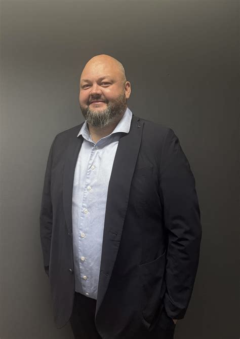 Leiner Holt Andreas Husmann An Die Spitze Sicht And Sonnenschutz