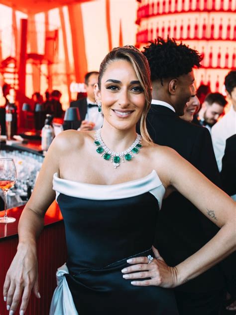 Amina Khalil Rarabceleb