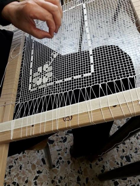 Ricamo Su Rete Modano Fatta A Mano Tutorial Punto Spirito Passo A Passo