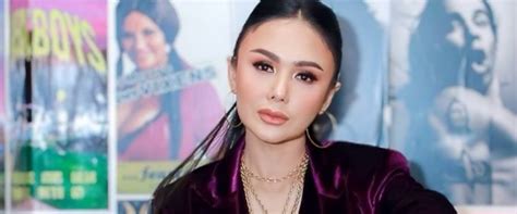 11 Pesona Yuni Shara Saat Berhijab Penampilannya Kian Anggun