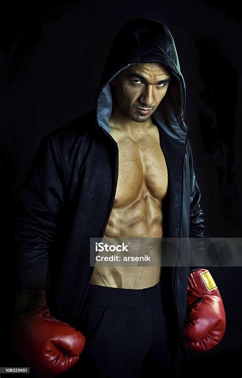 숫나사 Boxer 입고 권투 장갑 및 후드 코트 권투 스포츠에 대한 스톡 사진 및 기타 이미지 권투 스포츠 코트 의복