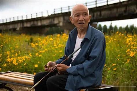 70岁后还能活多久？医生揭秘：这4种疾病可能让你的寿命缩短一半！