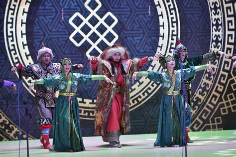 Мөнхийн үсэг группийн урлагийн наадам Зөв Монгол хүн уриан дор болж
