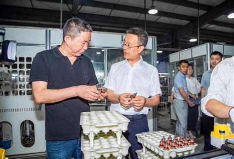 卢建波深入工业企业开展走访调研