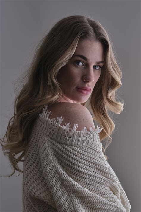 Off The Shoulder Photography By The Mad Hatter Model Artemis Fauna Uploaded 12th February