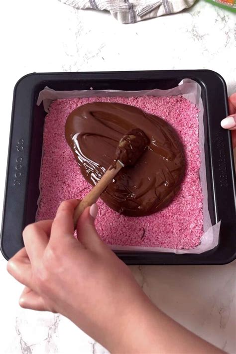 Raspberry Ruffle Traybake Bars No Bake