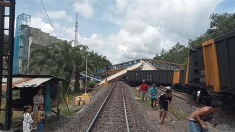 3 Fakta Crane Flyover Timpa KA Babaranjang 1 Orang Tewas Dan 6 Luka