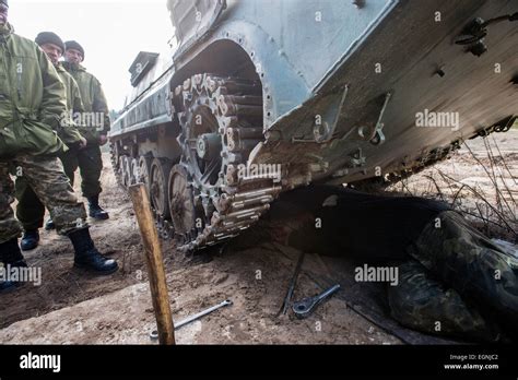 Cadets Learn How To Repair Bmp 1 Infantry Fighting Vehicle At Proving
