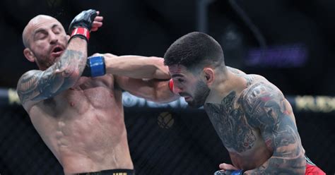 Ufc 최강자 볼카노프스키 토푸리아에 충격의 Ko 패17g 무패 행진 마감