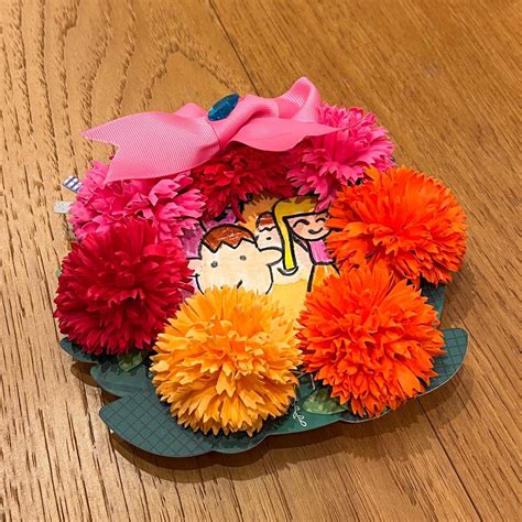 강준호t 🌺다윤이의 엄청난 사랑 자랑하시는 주노쌤의 Ootd🌺 세상에 하나밖에 없는 카네이션 🧚‍♀️강다윤 에디션⭐️ 세상 제일 큰 카네이션 달고 이러고