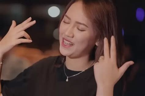Lirik Lagu Sia Sia Mengharap Cintamu Oleh Happy Asmara Fokus Semarang