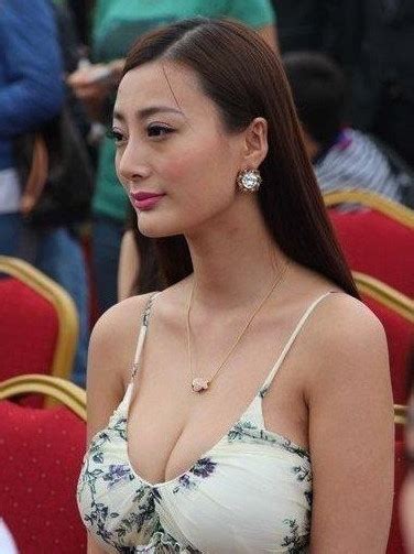 那些年因拍成年片而走红的女星，现在婚姻幸福，家庭美满！
