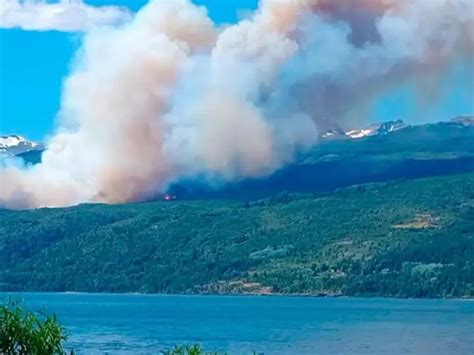 Chubut El Incendio En Parque Los Alerces Está Fuera De Control Y