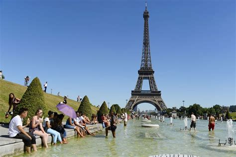 Auch Paris Soll Nackt Restaurant Bekommen Essen Trinken