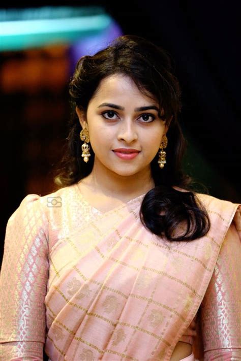 100 Sri Divya Wallpapers