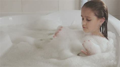 Free Bath Videos 4k And Hd No Watermark Download Now