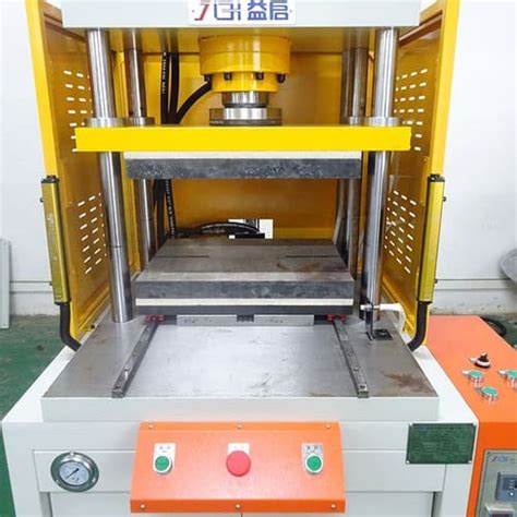Fast Four Post Hydraulic Press Sliding Table Hot Pressing Normach